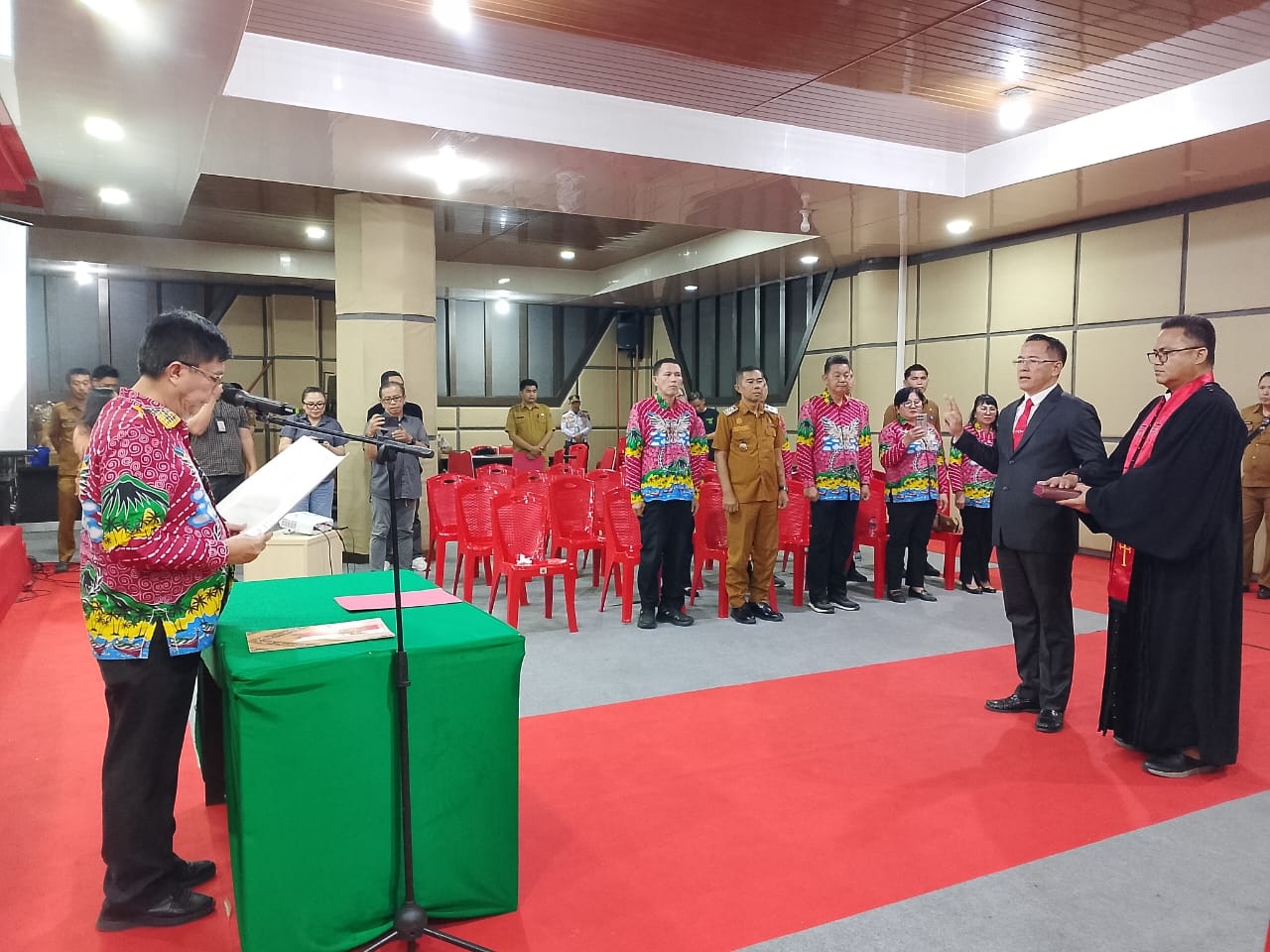 Jackson Ruaw Jabat Sekretaris DPRD Minut - INFOKINI